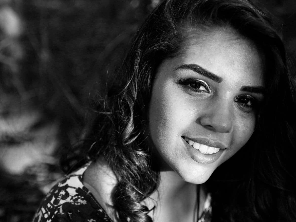 Portrait Composition: 10 Simple Tips For Better Photography - Genem ...